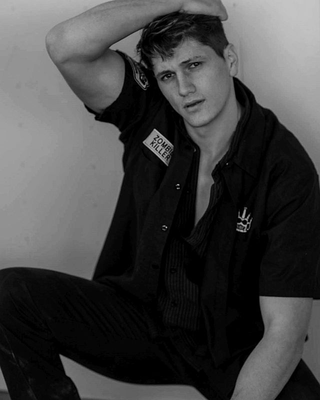 Favorite Hunks & Other Things: Thursday, March 1, 2018