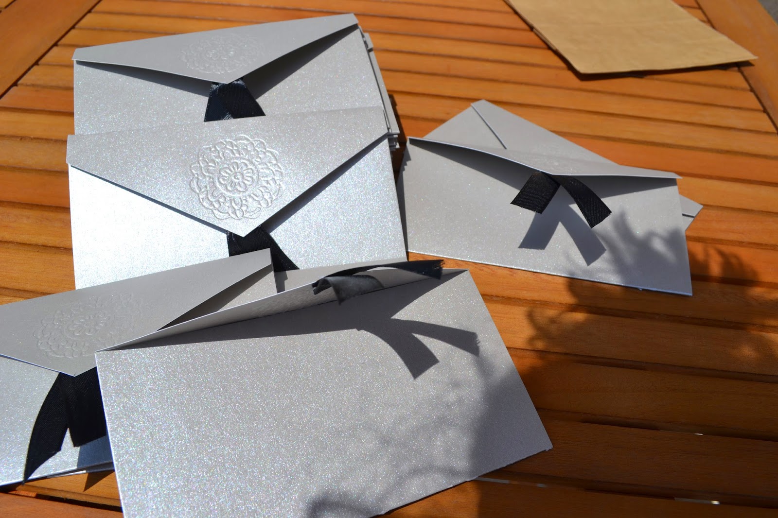 Chic Moments Decor : Invitatie banchet absolvire