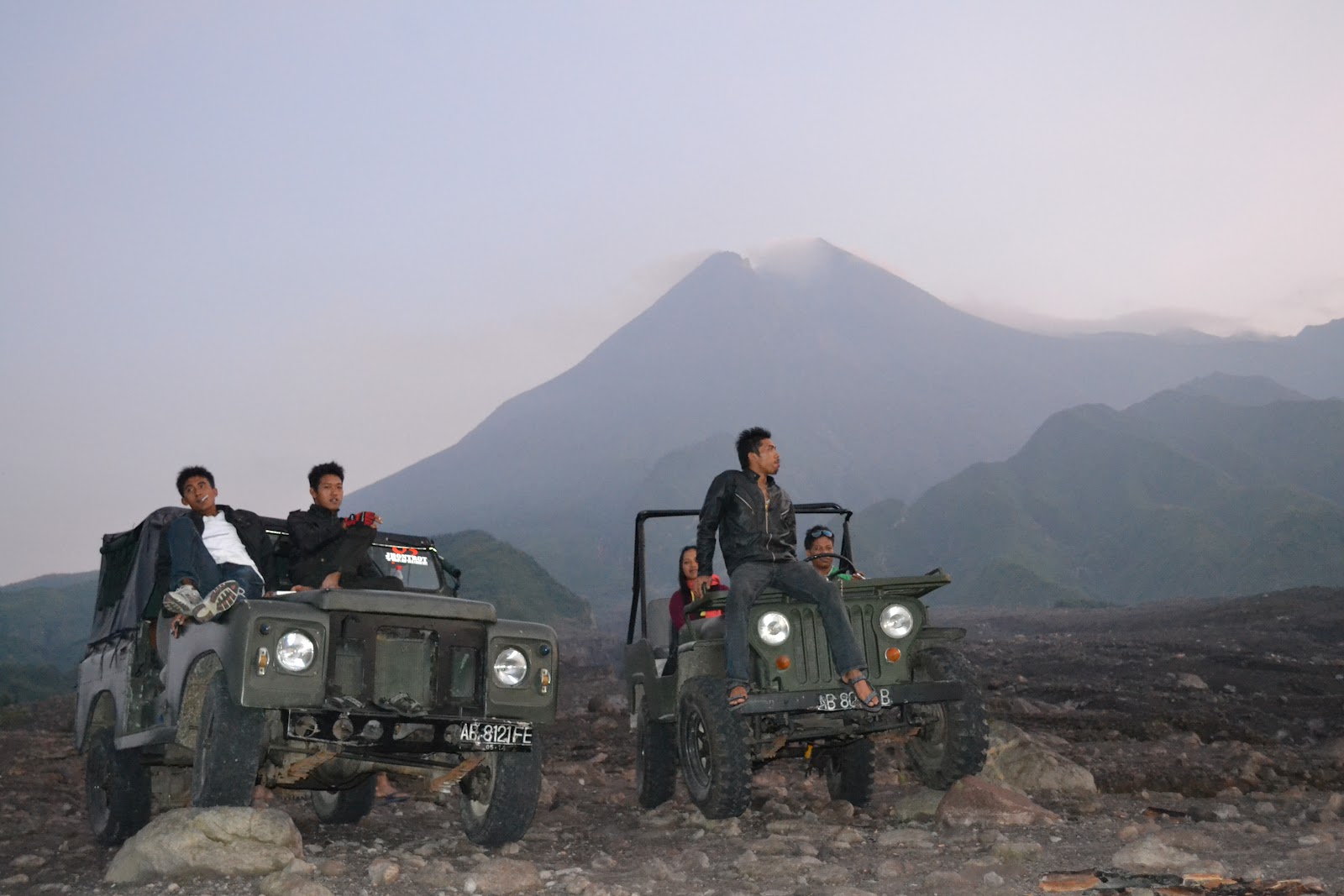 JEEP WISATA MERAPI di VOLCANO LAVA TOUR