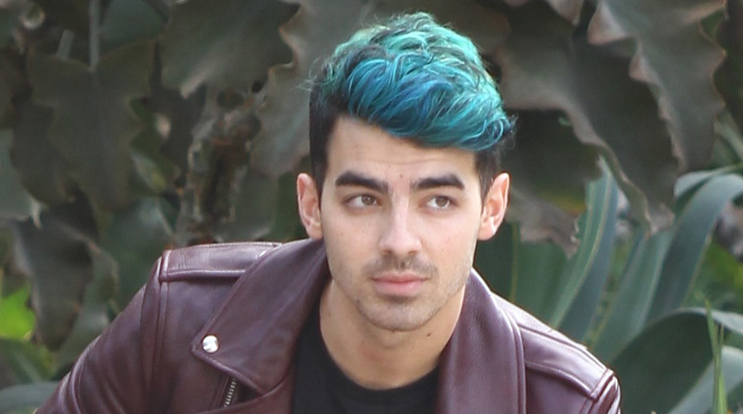 Joe Jonas Opens Up About Going To Gay Bars Joe Jonas Opens Up About Going To Gay Bars