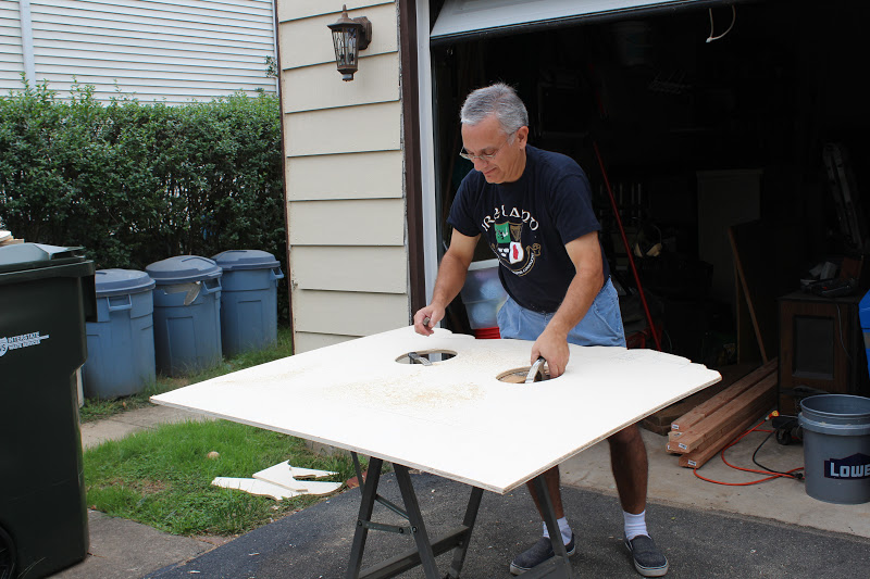 Wander Down Penny Lane: How to make a "Face in the hole" stand