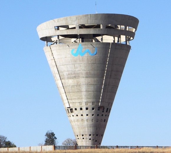 THE WORLD GEOGRAPHY: 14 Unique Water Towers From Around the World
