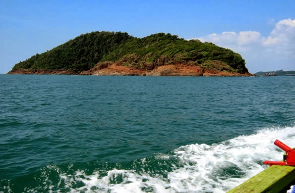 MEMANCING DI TELUK SARI, ENDAU, MERSING
