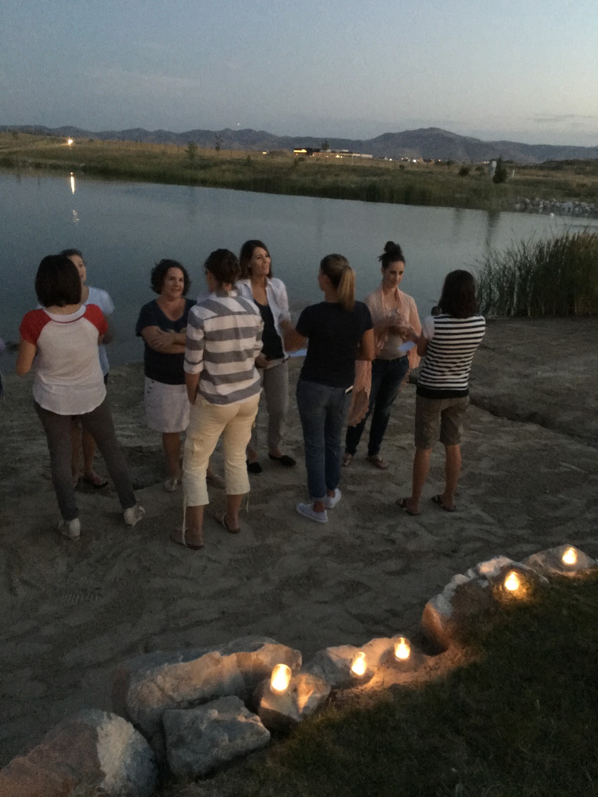 Dinner party by the lake - Karins Kottage