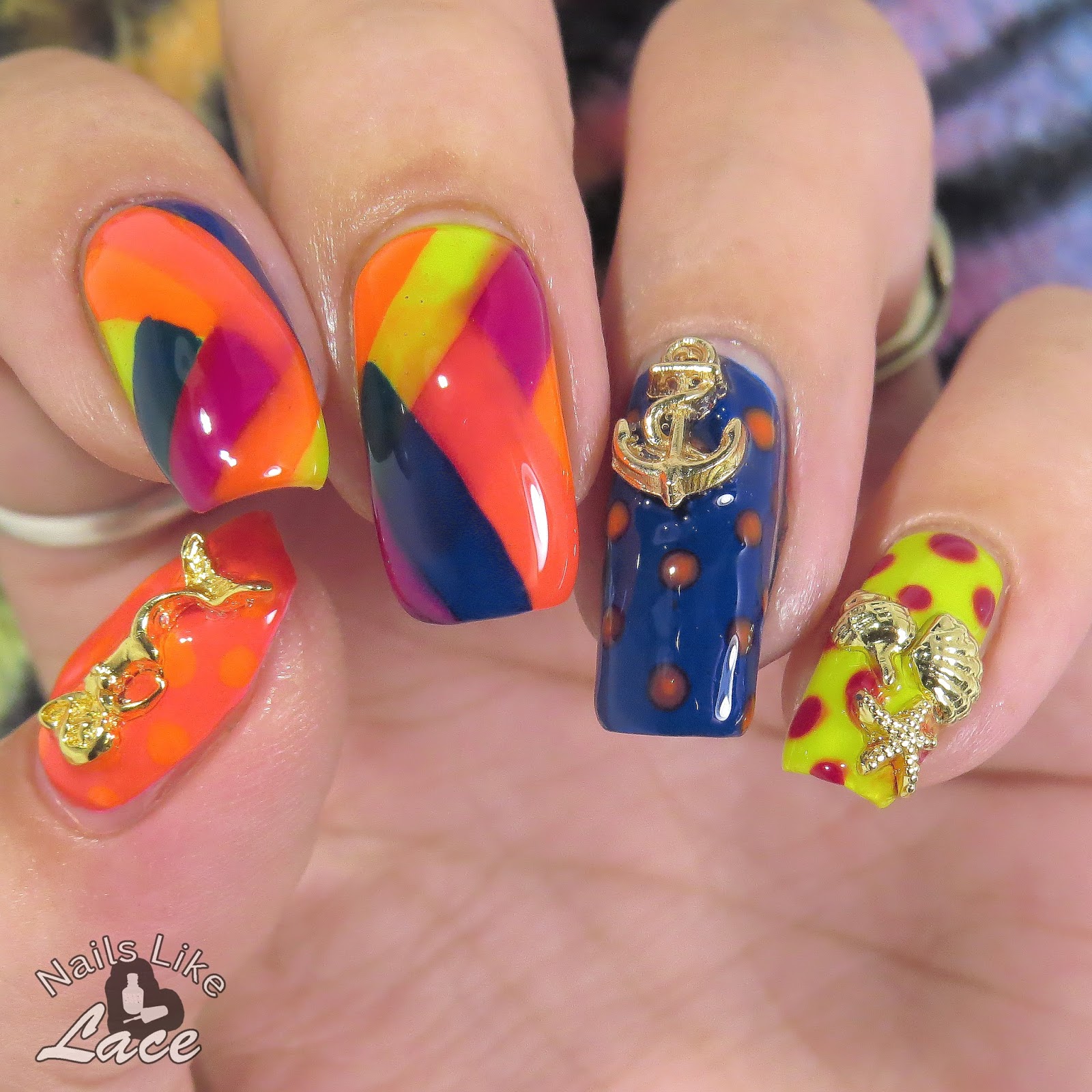 NailsLikeLace: A Weekly Dose of Rainbows: Fishtail Braid