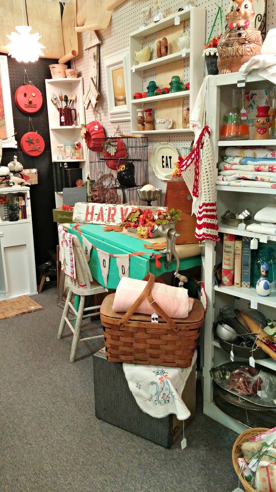Fall Themed Antique Booth Update - Little Vintage Cottage