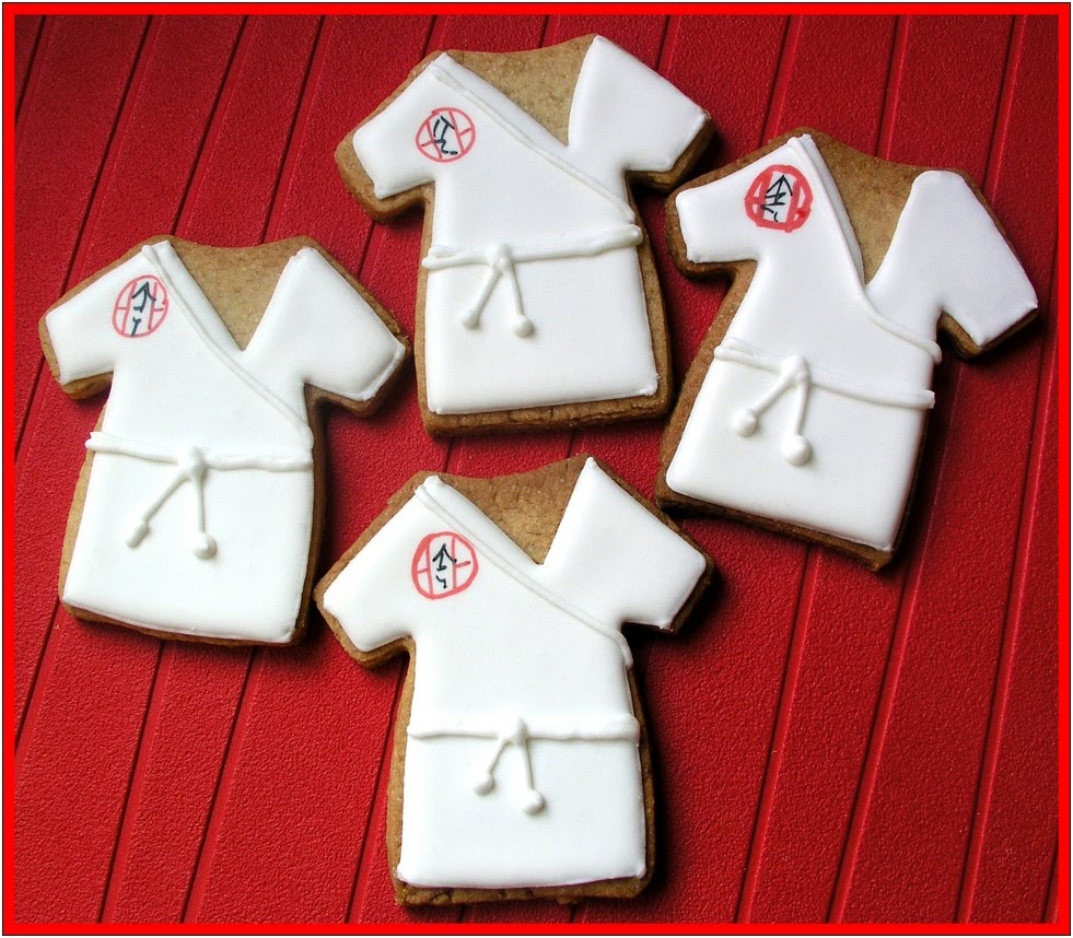 escola de cuinetes: KARATE COOKIES