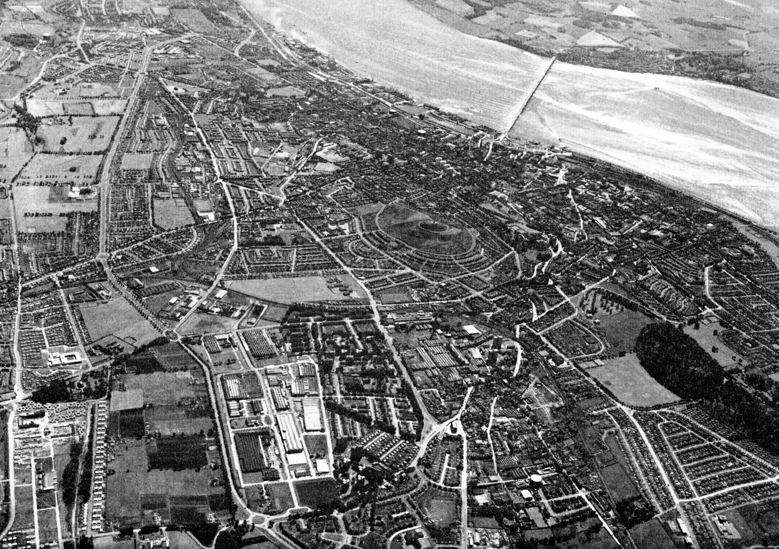 RETRO DUNDEE: END OF THE LINE