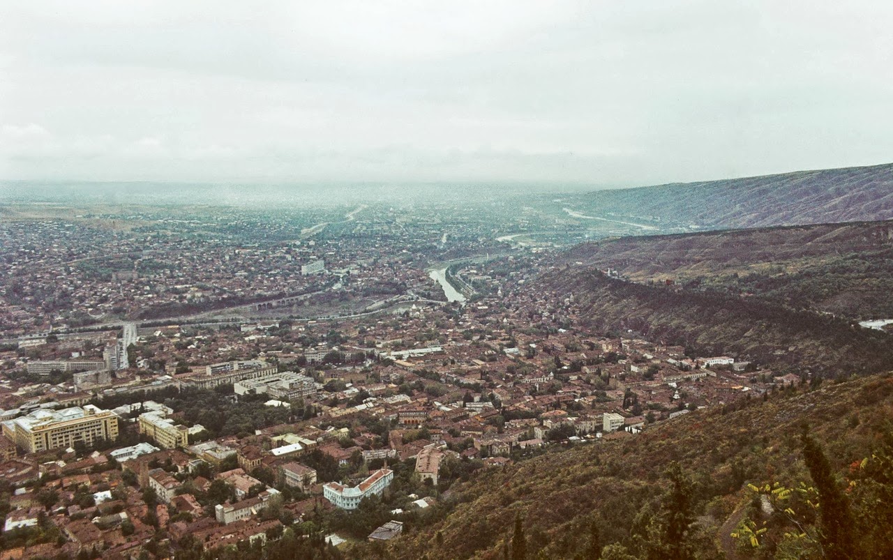 21 Interesting Color Photographs That Capture Everyday Life in Soviet ...