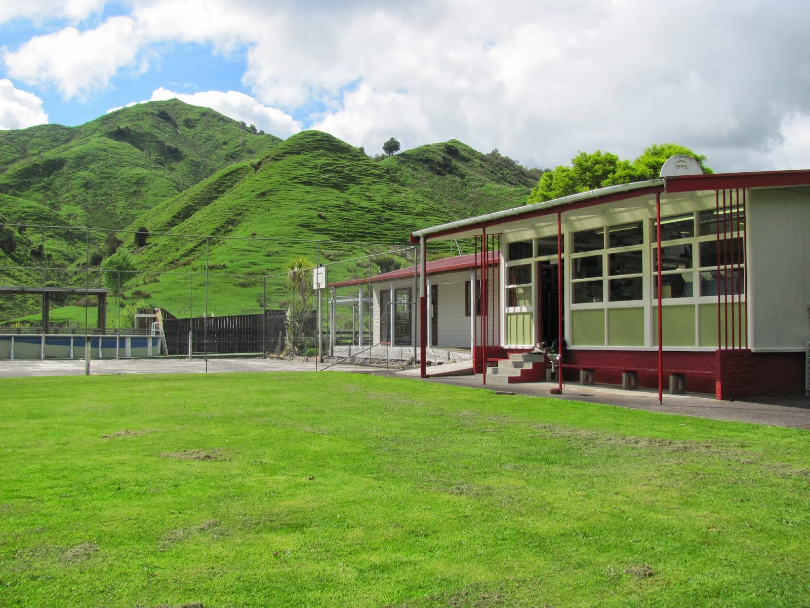 From One Zoo: Ohakune Visit - Orautoha School