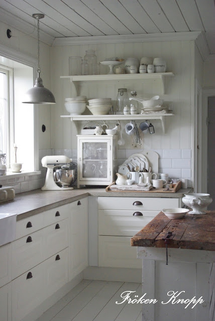 Bear, Dolly and Moi: Baking corner {One Room Challenge} week two