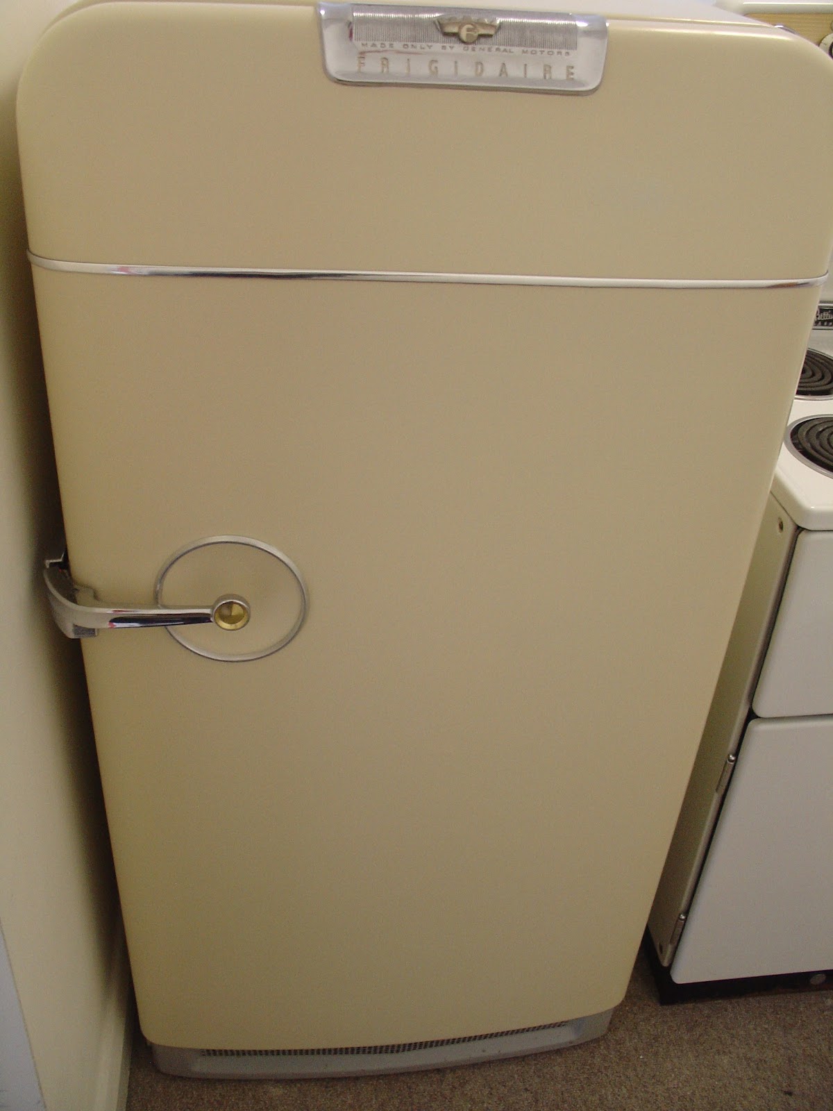 This Atomic Life: Raymond Loewy designed Frigidaire Restoration!