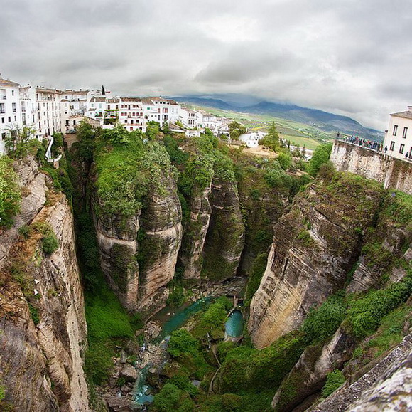 THE WORLD GEOGRAPHY: 12 Fascinating Gorges Around the World