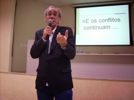 Tecendo em Reverso: Entrevista com Rui Ribeiro de Campos.
