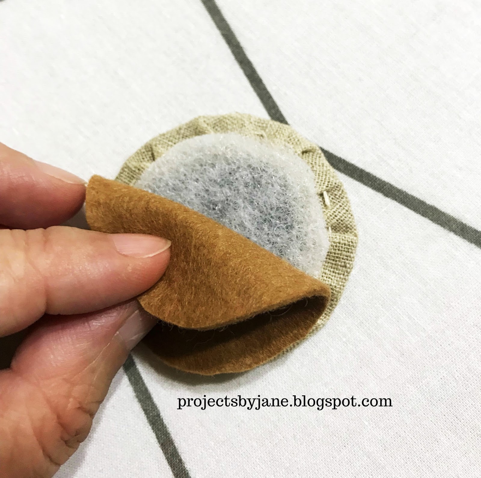 How to sew an embroidered fabric brooch | Projects by Jane