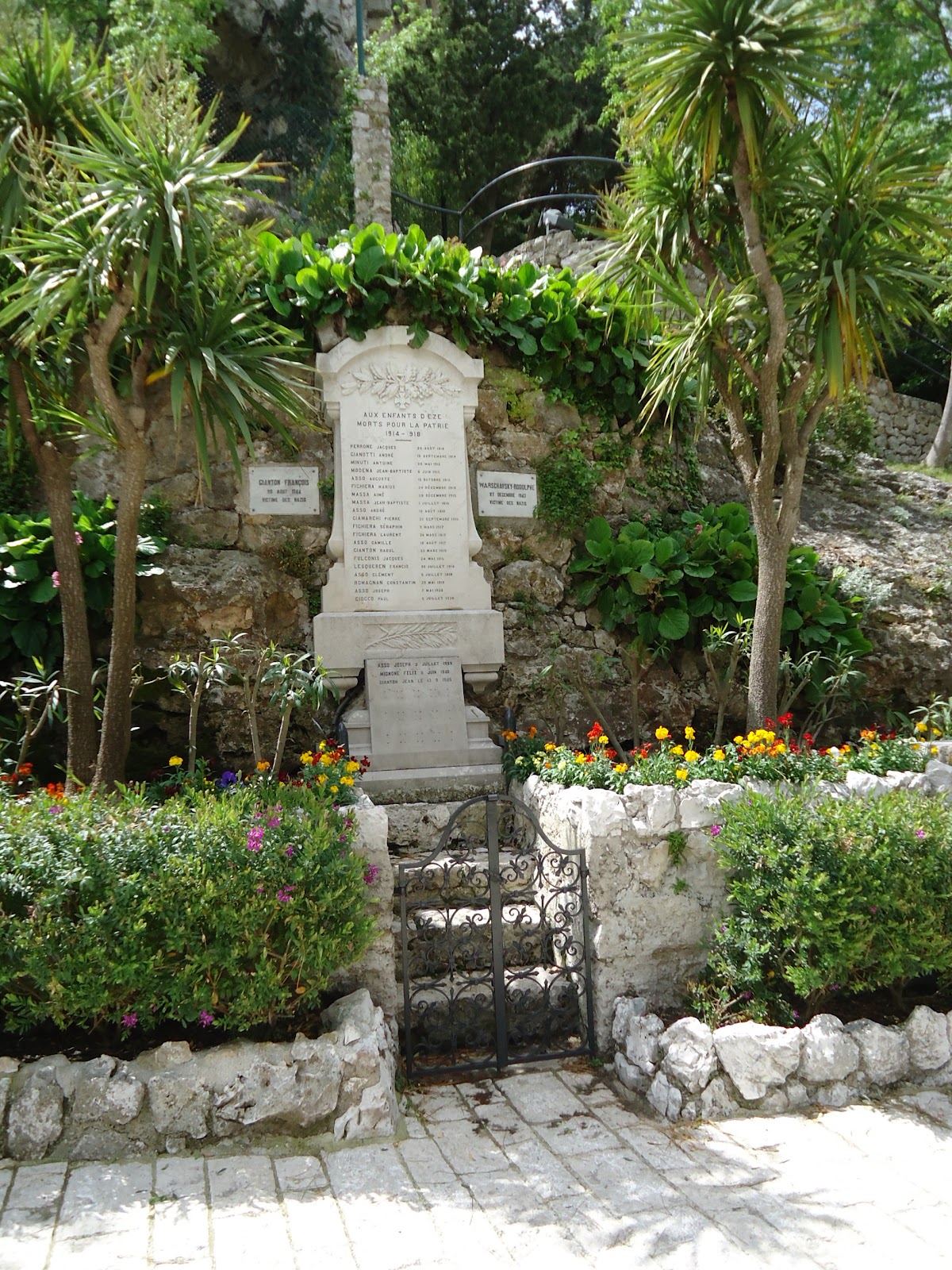 Gargoyles & Graffiti: More on the Eze Cemetery