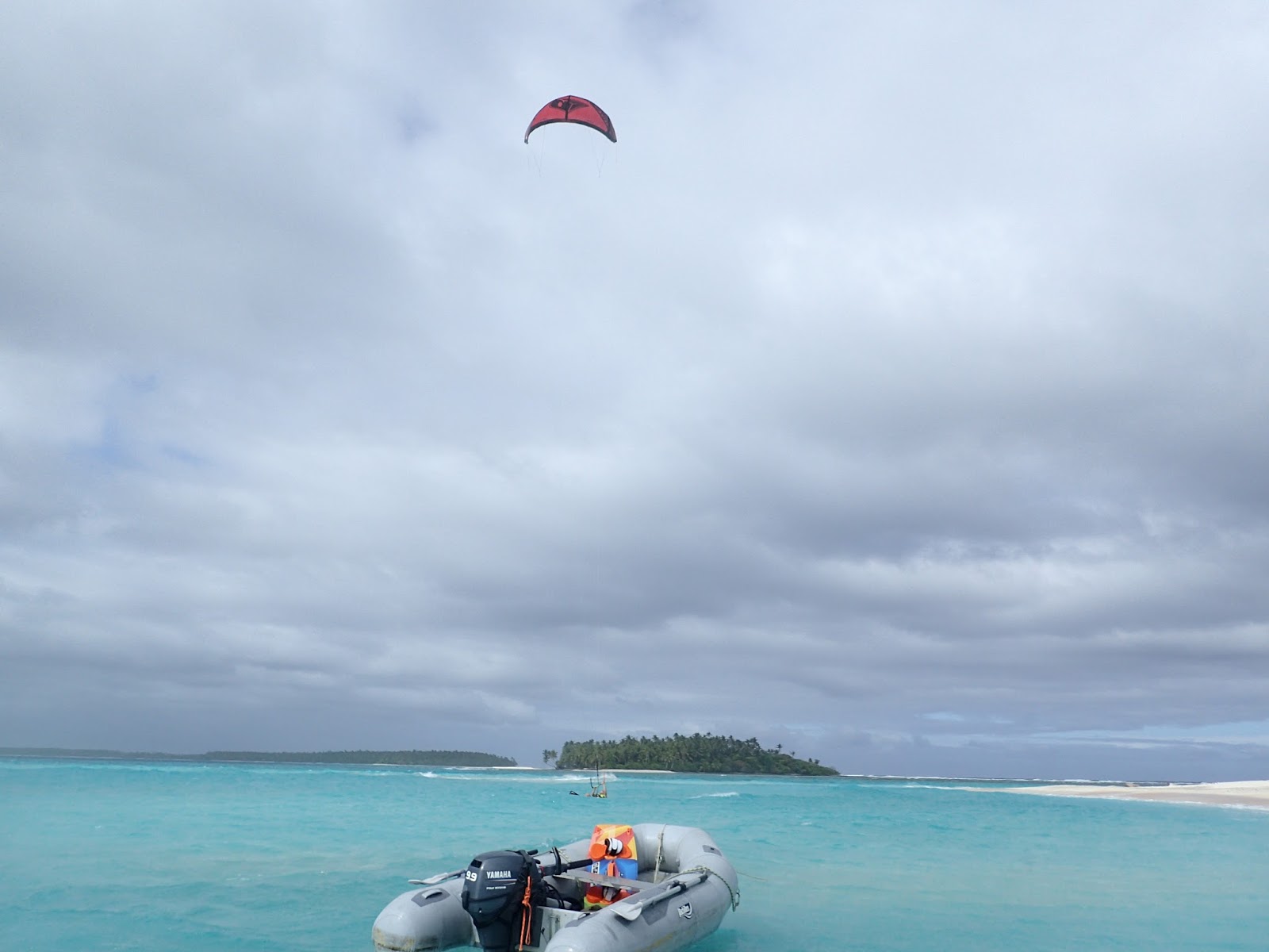 SV FLUENTA : Aur Atoll Photos