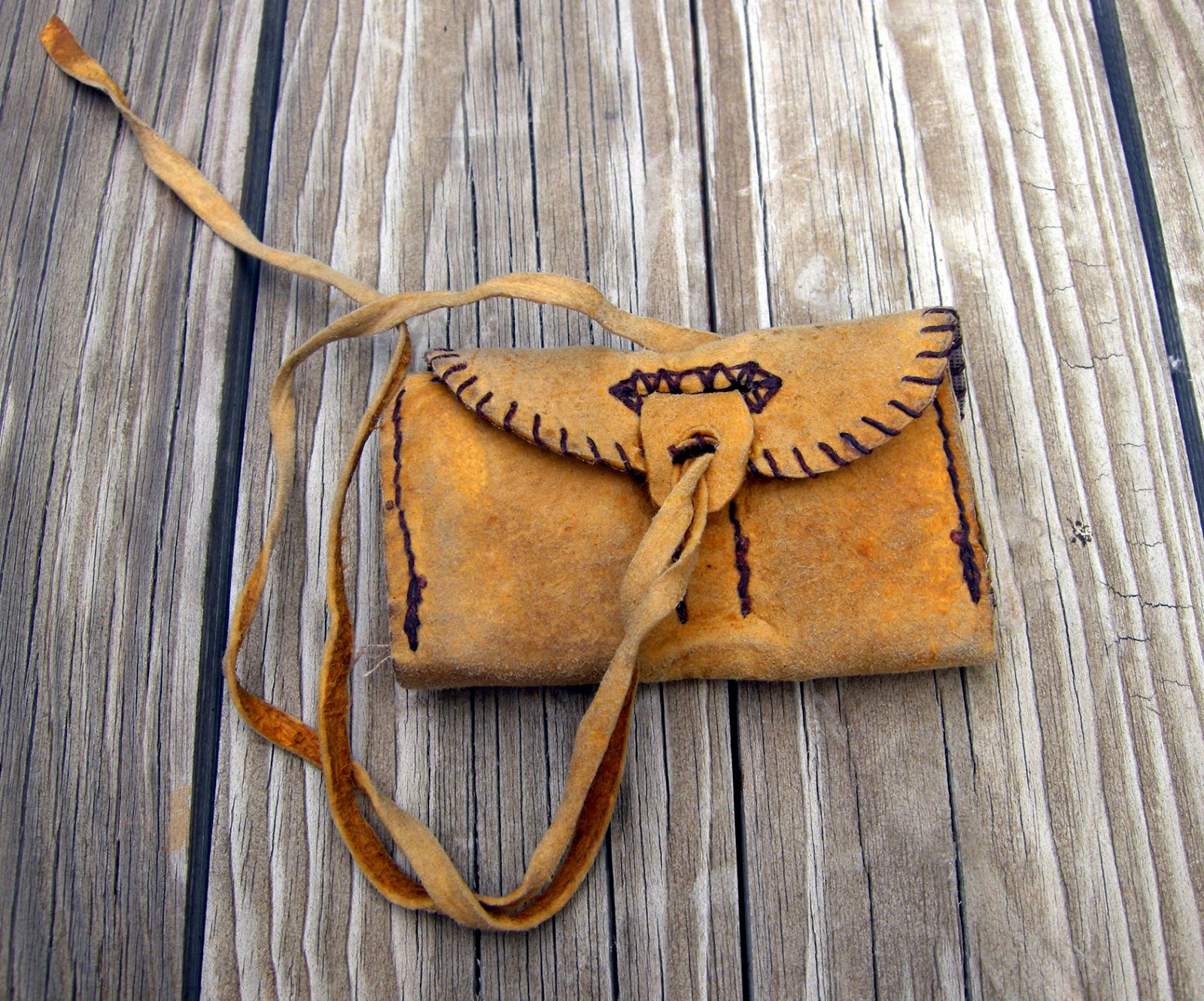 Contemporary Makers: Flint Wallet by Carroll Ross