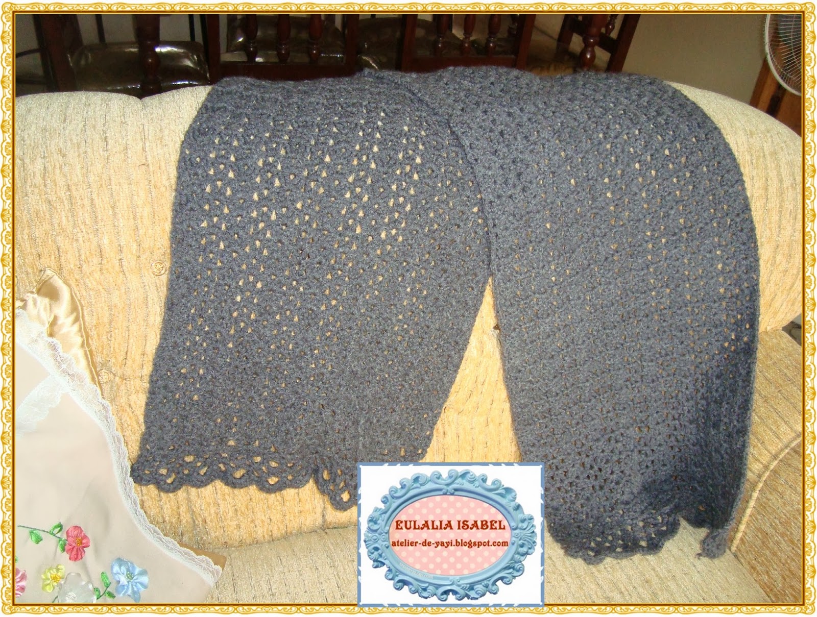 Moderna Mujer Retro: BUFANDA TEJIDA A CROCHET EN LANA PLOMA.