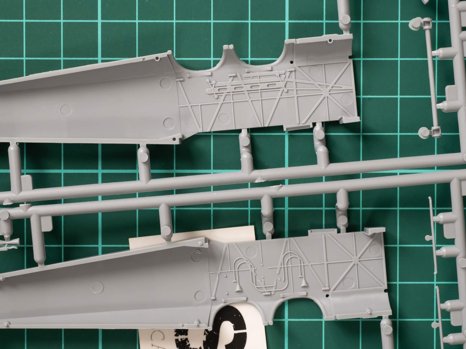 ICM 1/48 Po-2 with Pilots (48254) - DetailScaleView