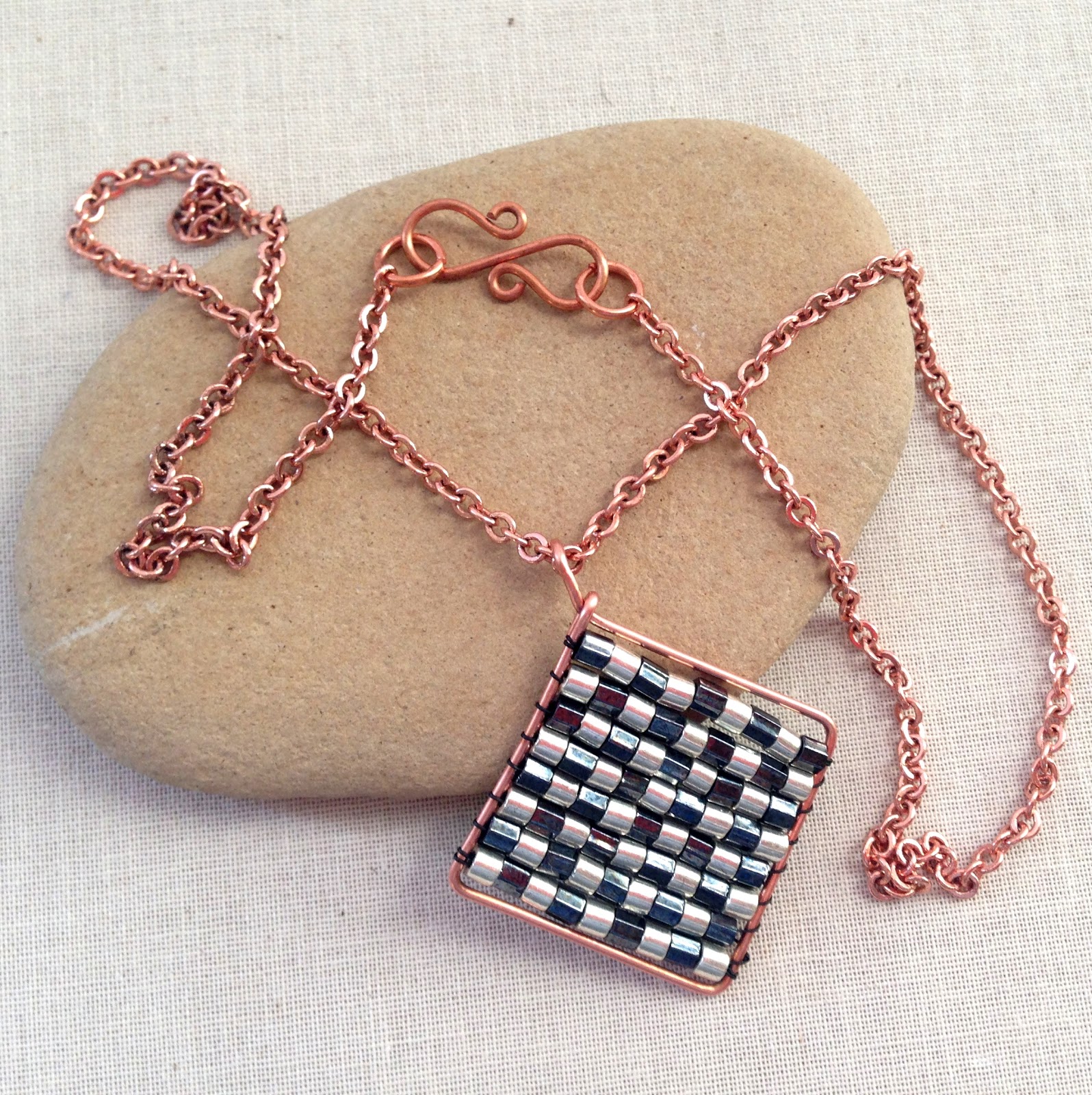 Lisa Yang Jewelry : How to Make a Diamond Shape Wire Frame For Beading