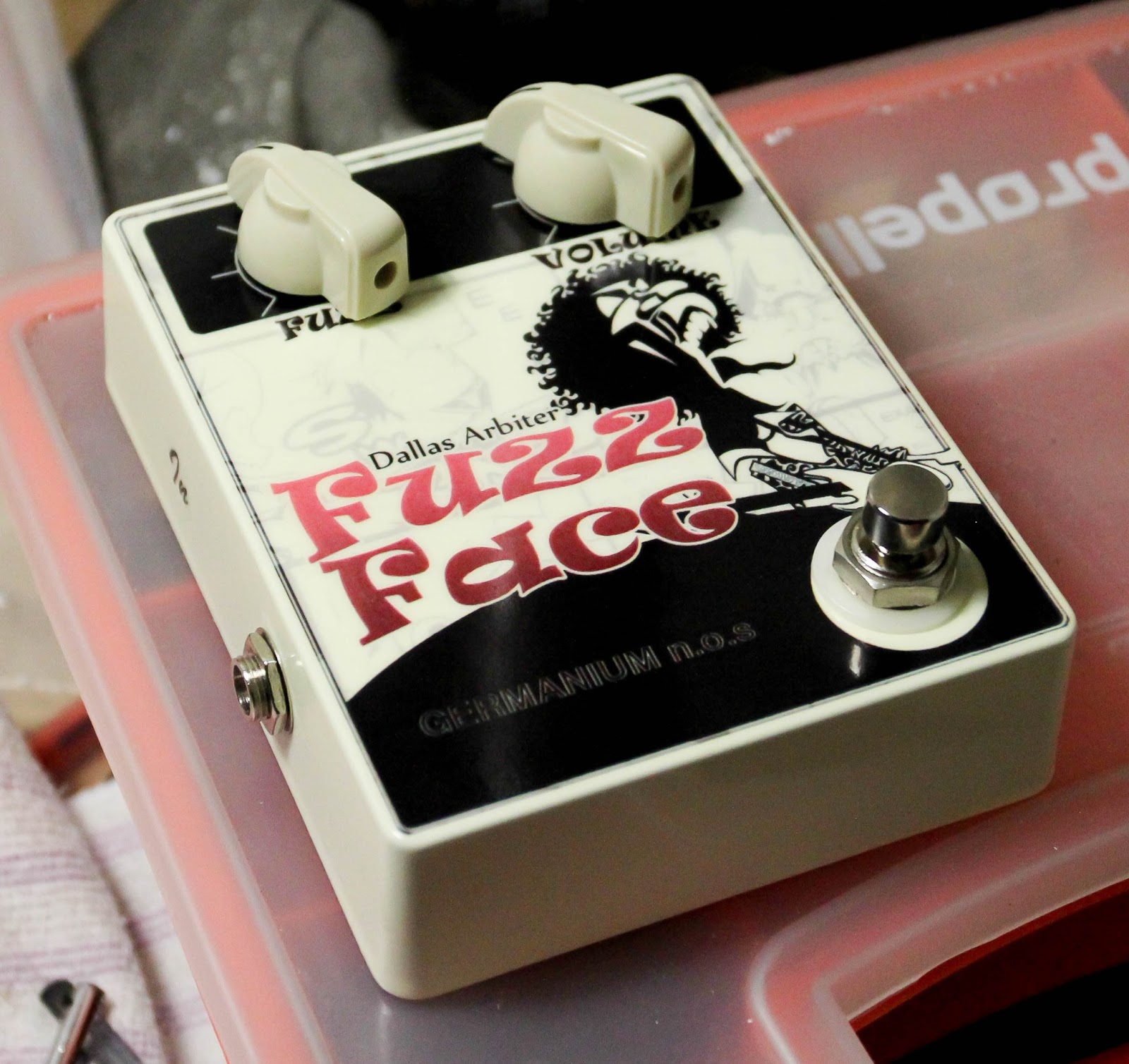 D.I.Y Pro Audio: Dallas Arbiter Fuzz Face build part 2