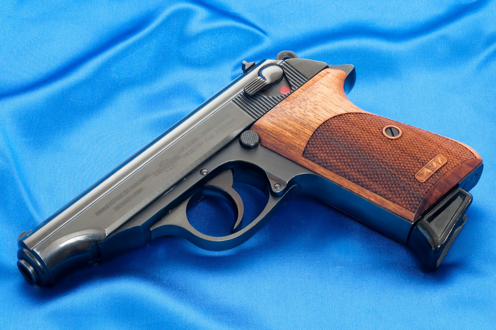 Weapons: Walther (Manurhin) PP in blued finish chambered in .32 Auto (7 ...