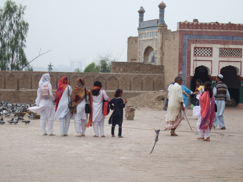 Travel Multan: Shrine of Shah Rukne Alam Multan