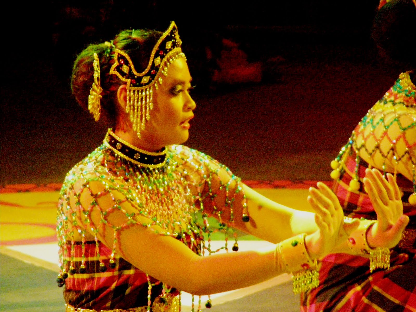 DUNIAKU - Rashidah Ibrahim: pix Mak Yong