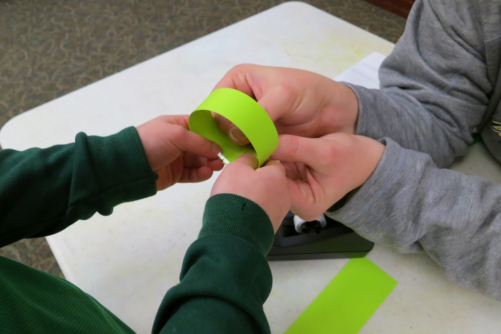 WonderWorks: Straw Flyers : library makers