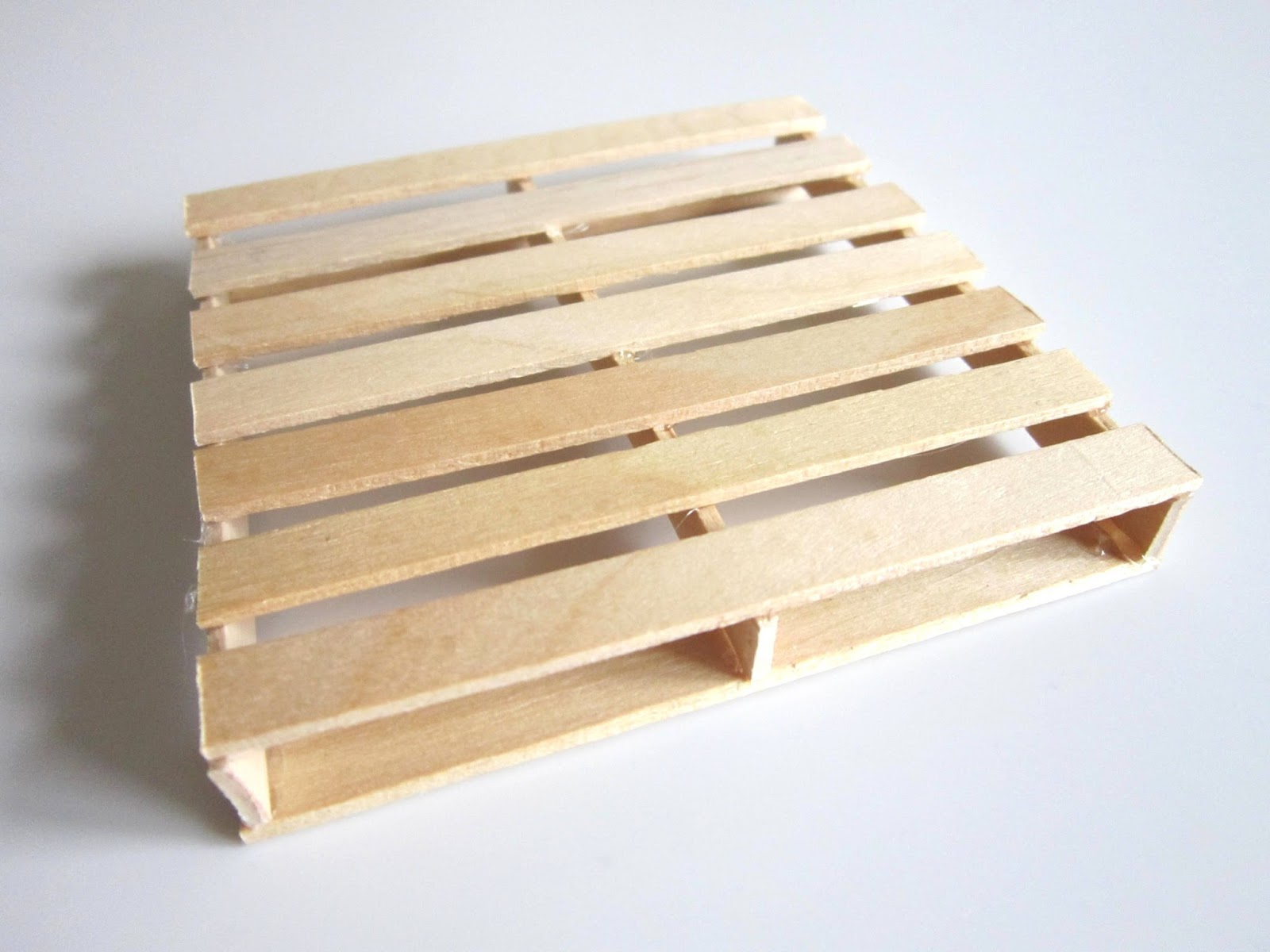 Always Arty: Mini Wooden Pallet Coaster