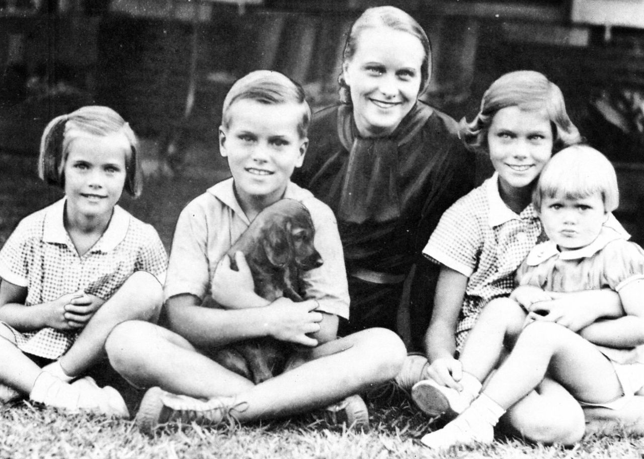 Kiki Nakita: The Genealogical Story Of Princess Grace Kelly