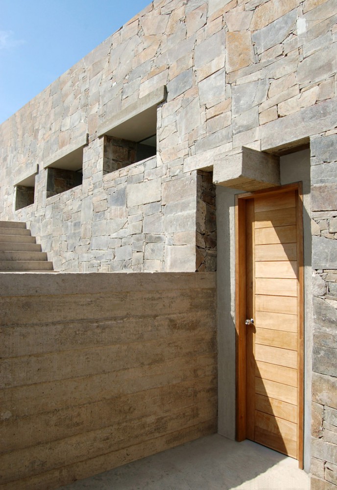 Arquitectura Reciente: Casa Pachacámac - Luis Longhi - Lima, Perú