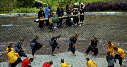 Keunikan Gerak Tari Randai Dan Cerita Tari Randai Minangkabau Sumatera ...