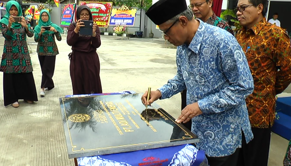 BATUBADJA: Dr. H. Haedar Nashir, M.Si. RESMIKAN SPBU UAD SEDAYU BANTUL