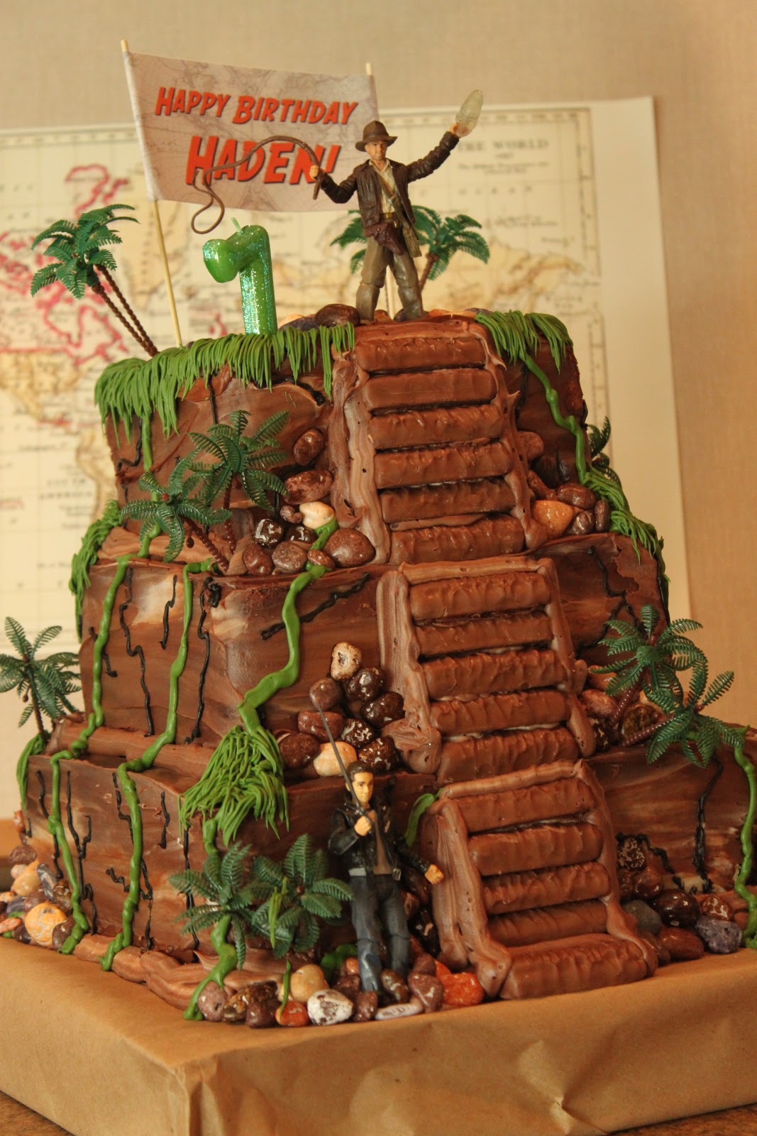 The Blackberry Vine: Indiana Jones - The Cake