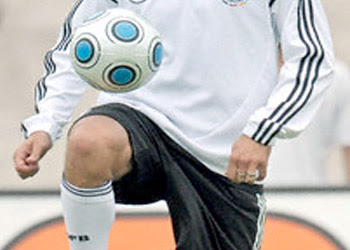 SOCCER SKILLS AND TRAINING: Trapping a Soccer Ball