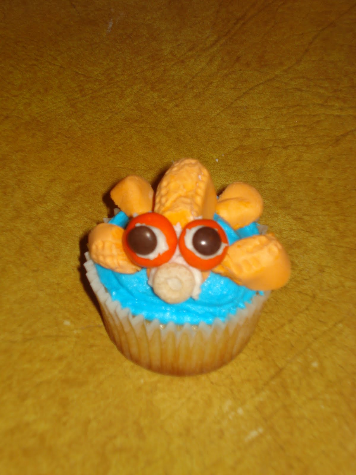C & B Creations: Fish Cupcake