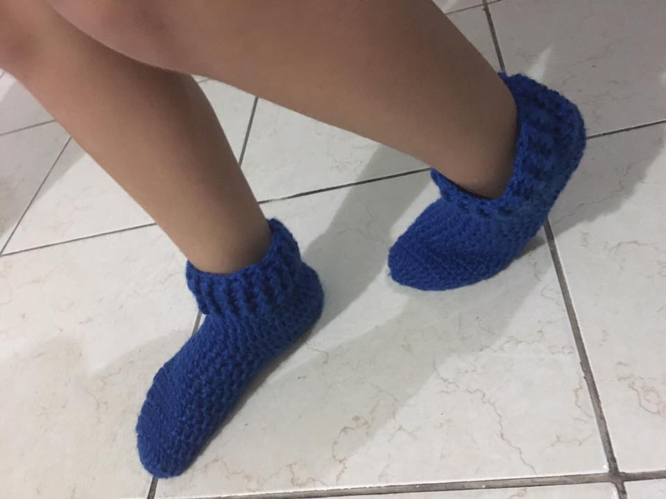 Claudia Paiva Artesanatos: Meia em Crochê