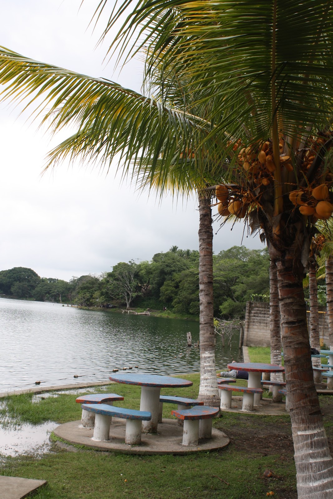 Parque acuático de La laguna de Apastepeque - San Vicente | LLEGANDO A ...