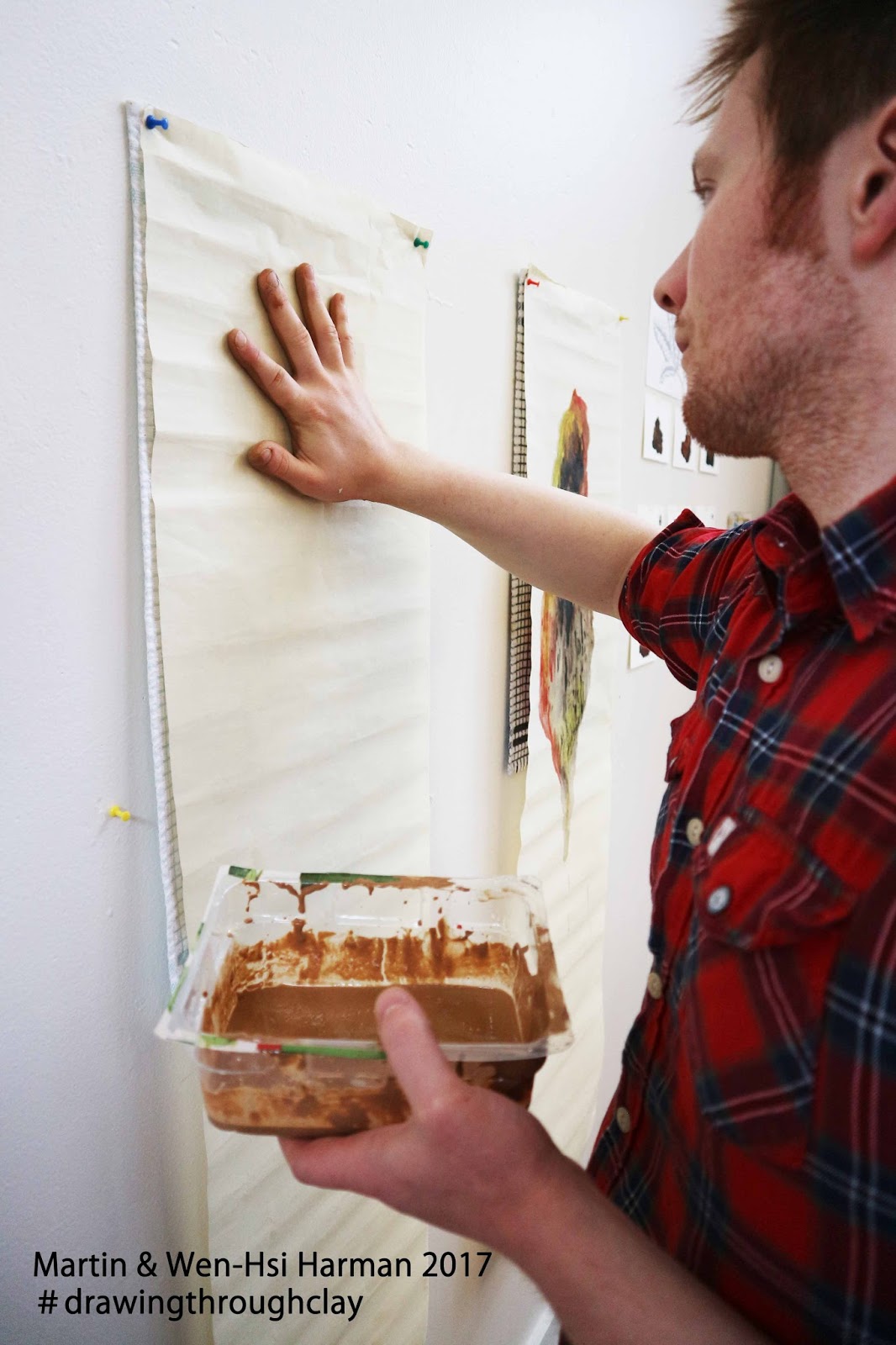 Day 5. Beginning to work on our clay drawings 第五天 在澳洲班達農信託駐村：開始進行我們的陶土畫畫