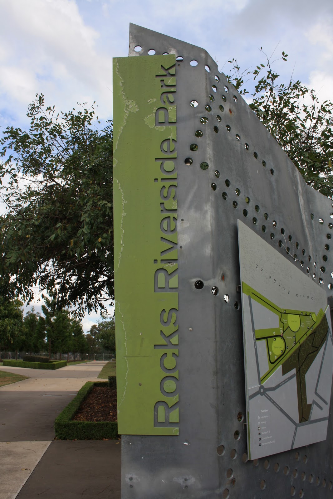 Mik's Random Adventures: ROCKS RIVERSIDE PARK