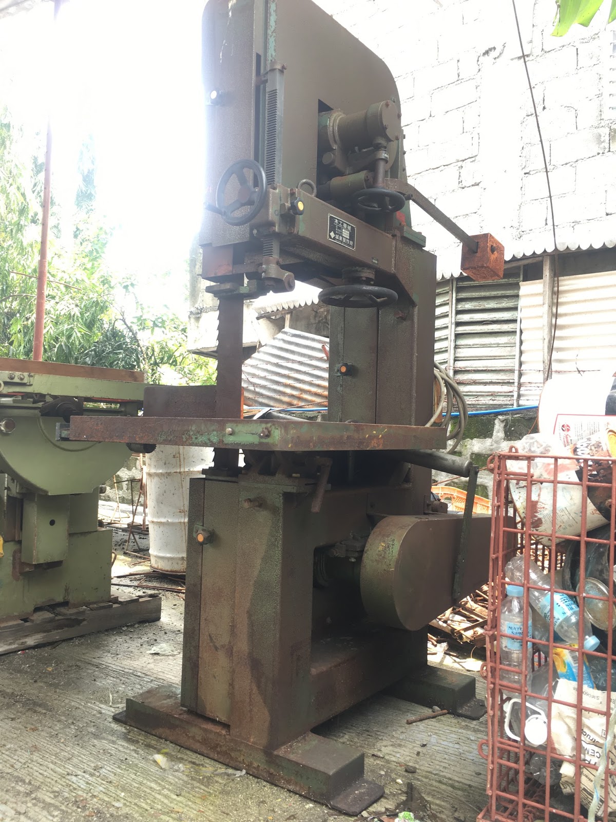 Products: Bandsaw Ryobi bs-1100-5AS and Jonan Bandsaw