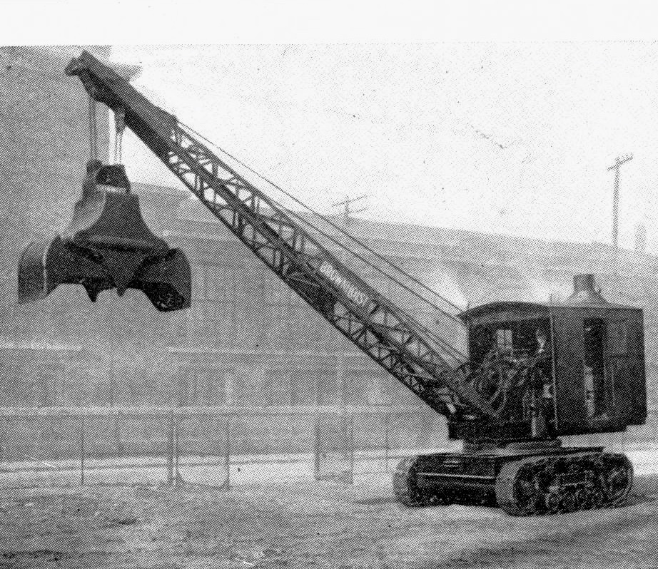 Model Railroad Minutiae: Scrap yard steam tractor loader