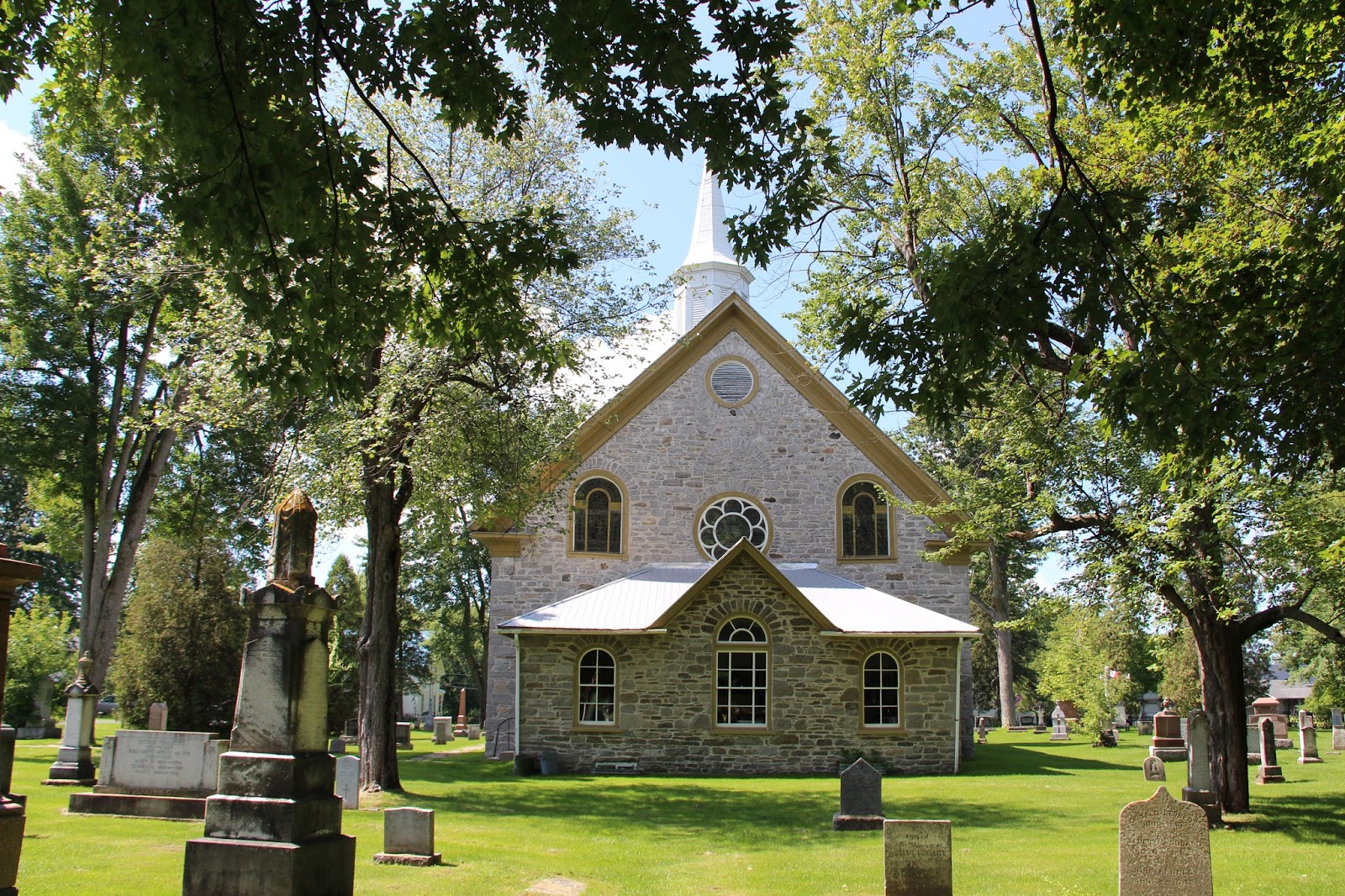 Memorials in Ottawa: St. Andrew's Church