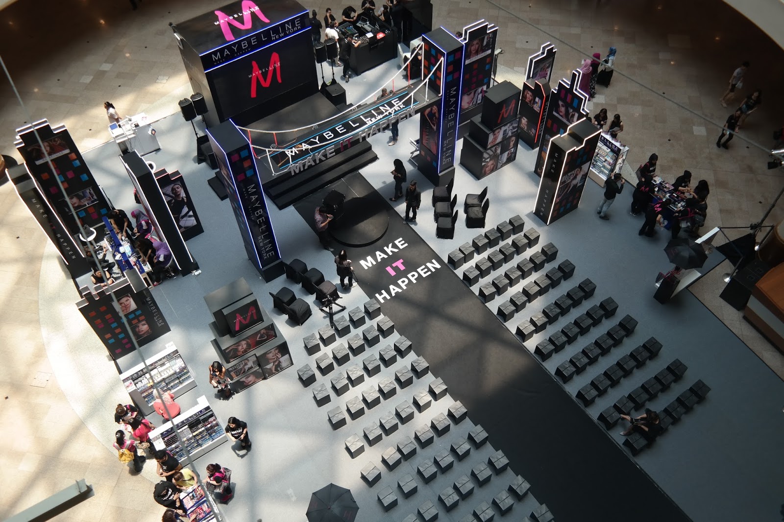 E-Wen Hooi: Maybelline Launches New Tagline 'Make It Happen' @ Midvalley
