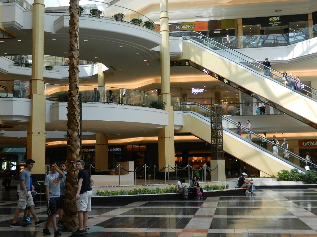 Kuweight 64: SOMERSET COLLECTION, A MUST VISIT BEAUTIFUL MALL IN MICHIGAN