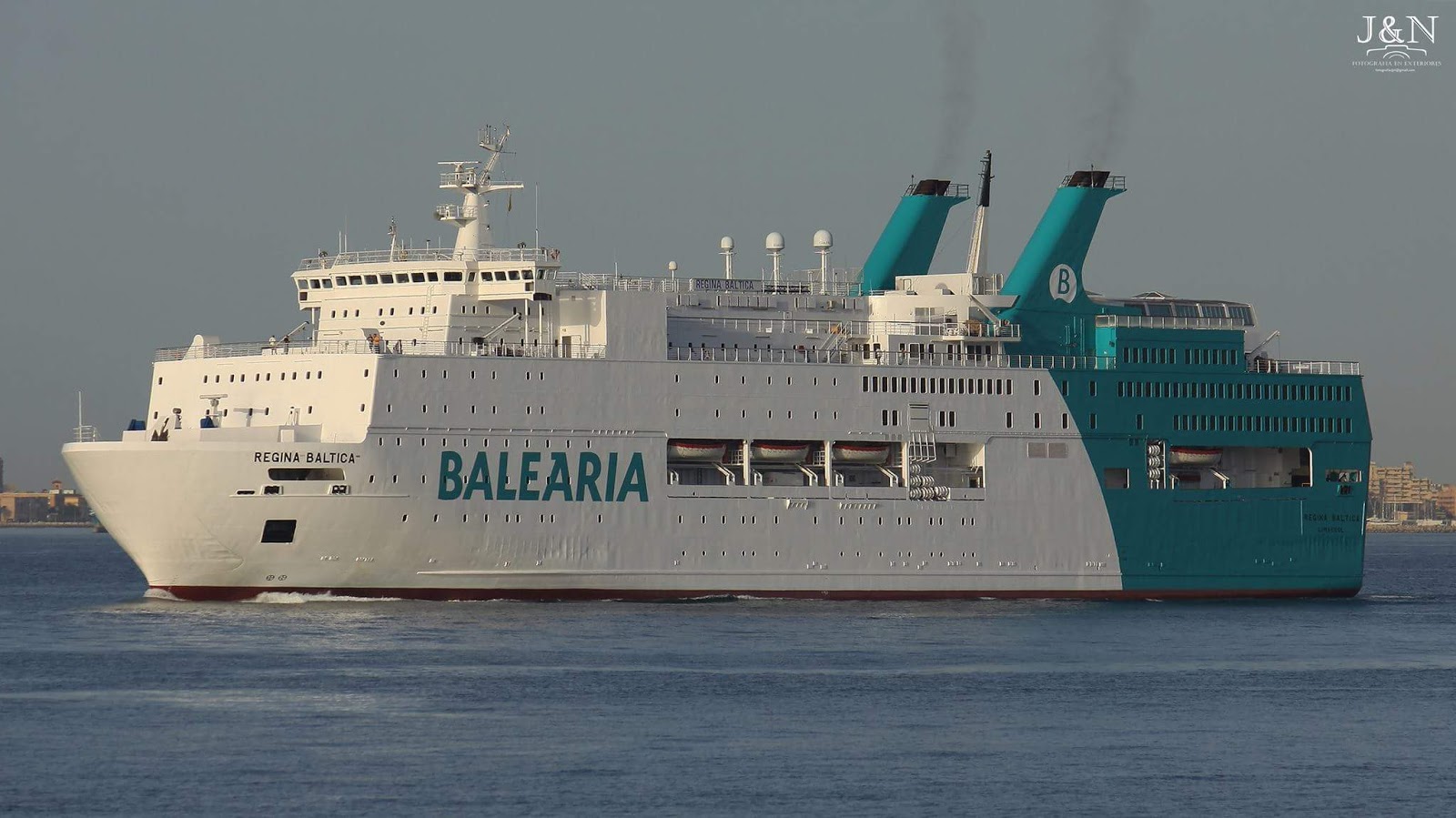FERRYBALEAR: El Ferry de Baleària "Regina Baltica", llega a Algeciras ...