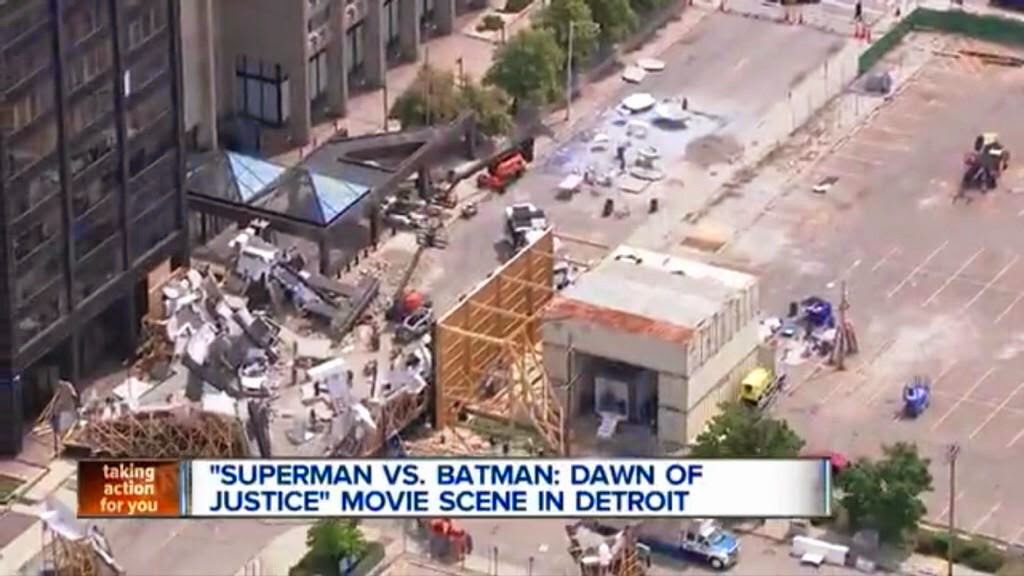 BATMAN V. SUPERMAN: DAWN OF JUSTICE Set Photos and Video Reveal ...