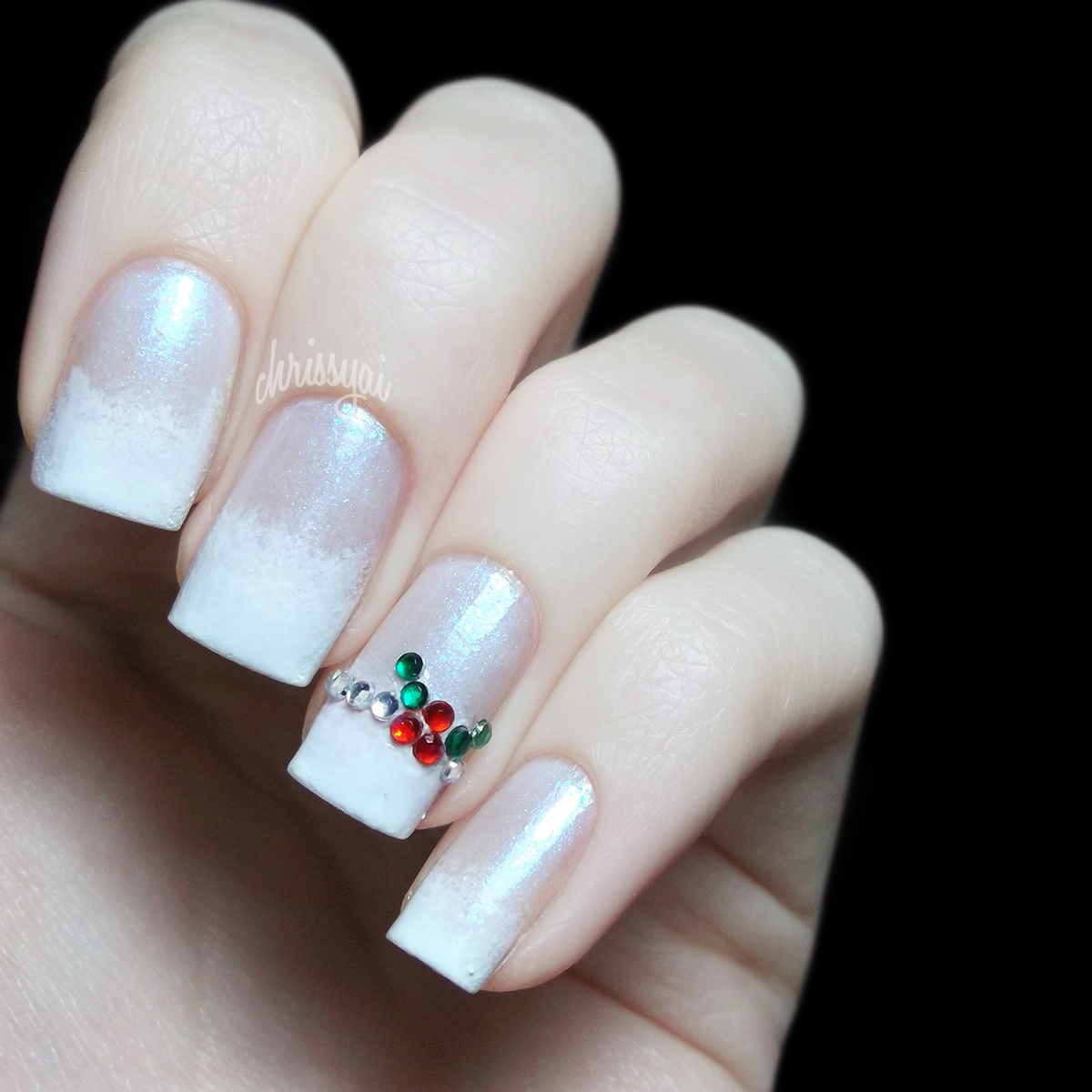 ChrissyAi: Mistletoe Nail Art